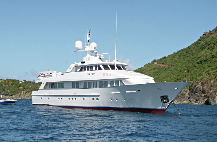LADY VICTORIA Yacht Charter Details, Feadship | CHARTERWORLD Luxury ...
